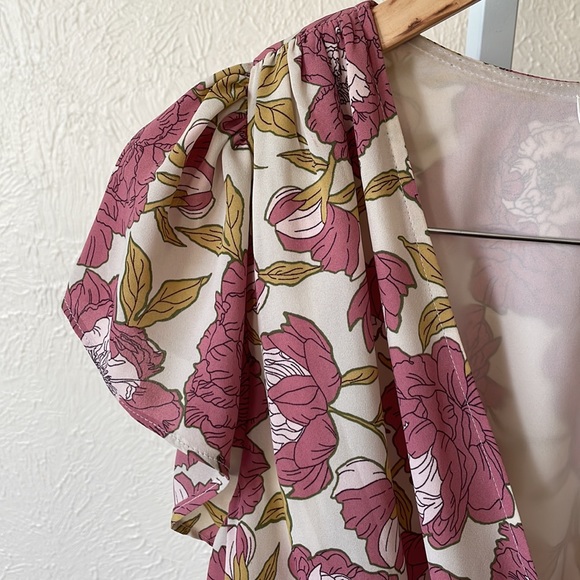 Leith Dresses Leith Beautiful Floral Flutter Sleeve High Low Midi